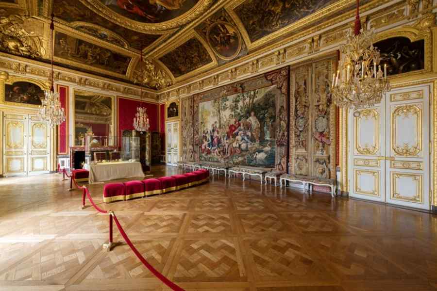 Castelul Versaille aduce onoruri Mariei-Antoinette și Mariei Leszczynska