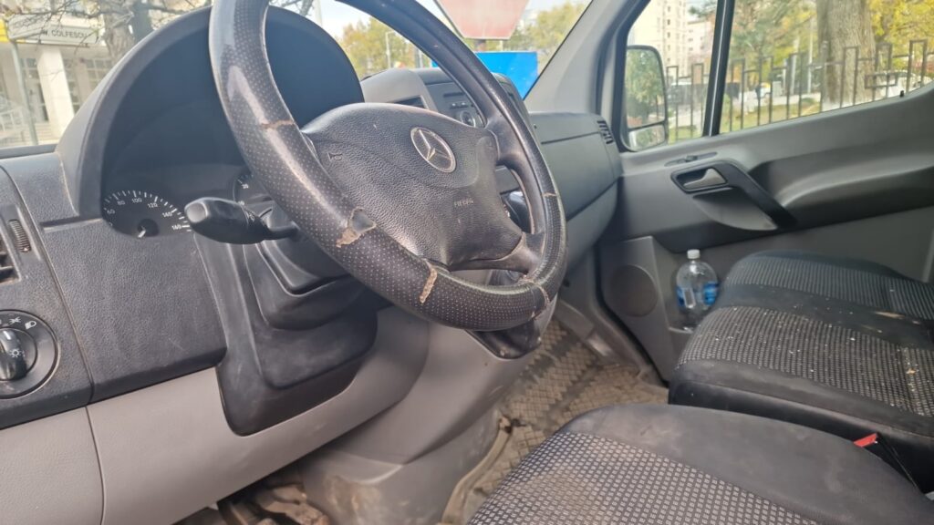 Mercedes-Benz Sprinter, scos la licitație de ANAF. Cu cât se vinde