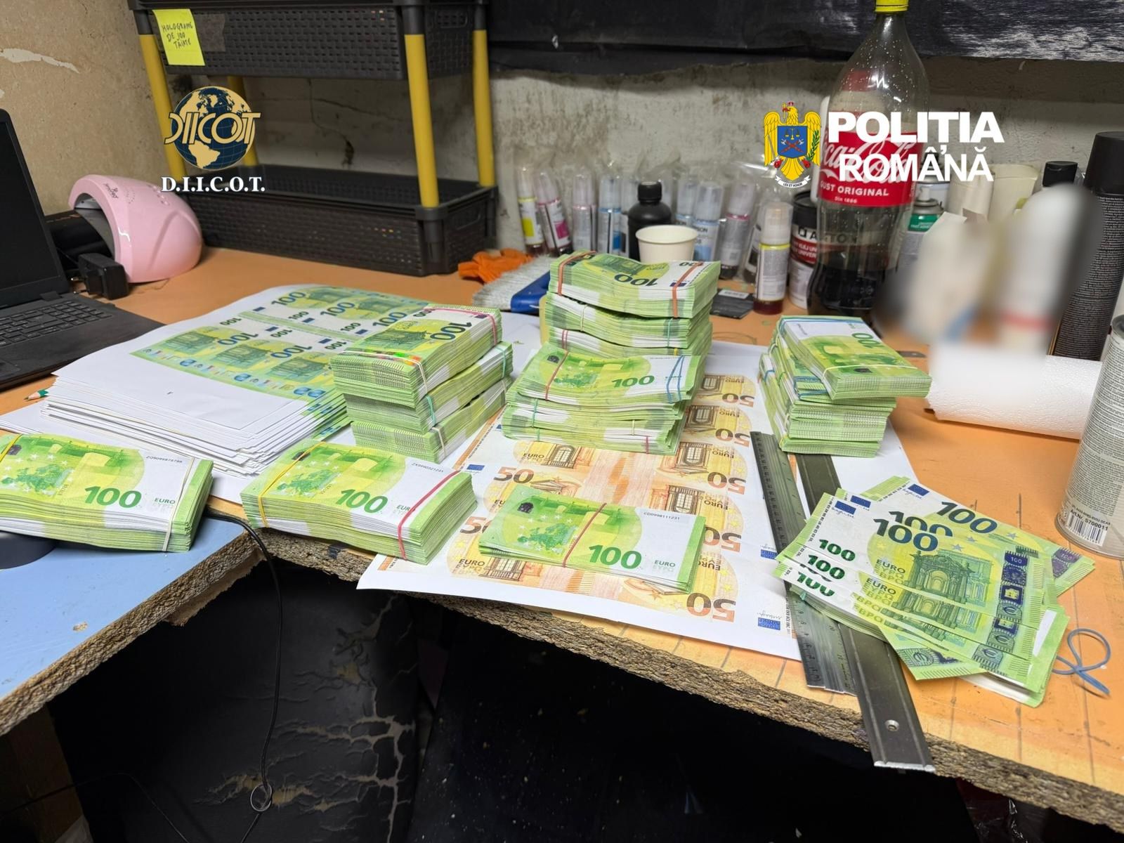 „Fabrică de bani falși” descoperită de polițiști