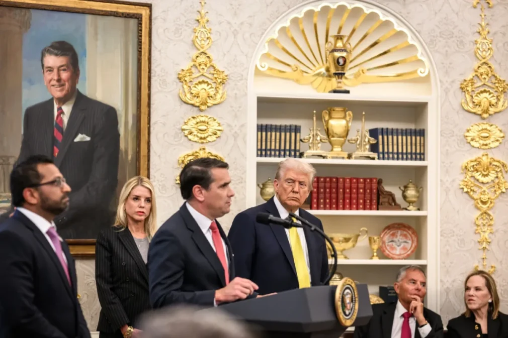 Fostul avocat al lui Trump, Todd Blanche, propus oficial ca procuror ...